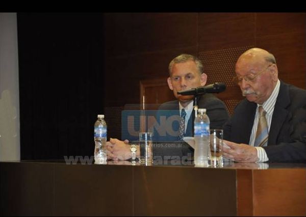 Con una amplia concurrencia, disertó en Paraná el Sr. David Galante ...
